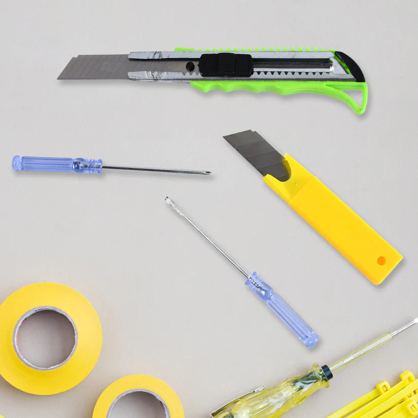 Heavy Duty Working Cutter Knife with replacement blade, 2 Screwdriver ...